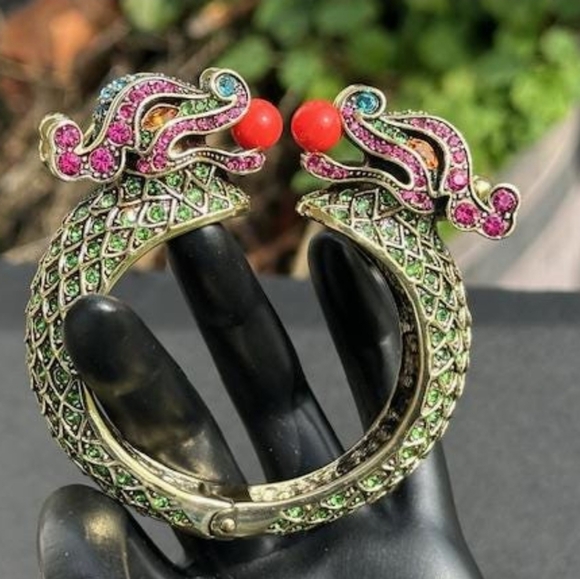 Heidi Daus | Jewelry | Heidi Daus Shimmering Crystal Twin Dragons Clamp ...
